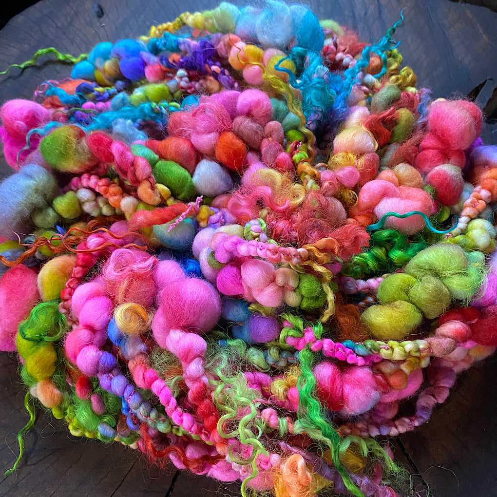 Custom Jumbo Boucle - Rainbow love - with Locks - Mynoush